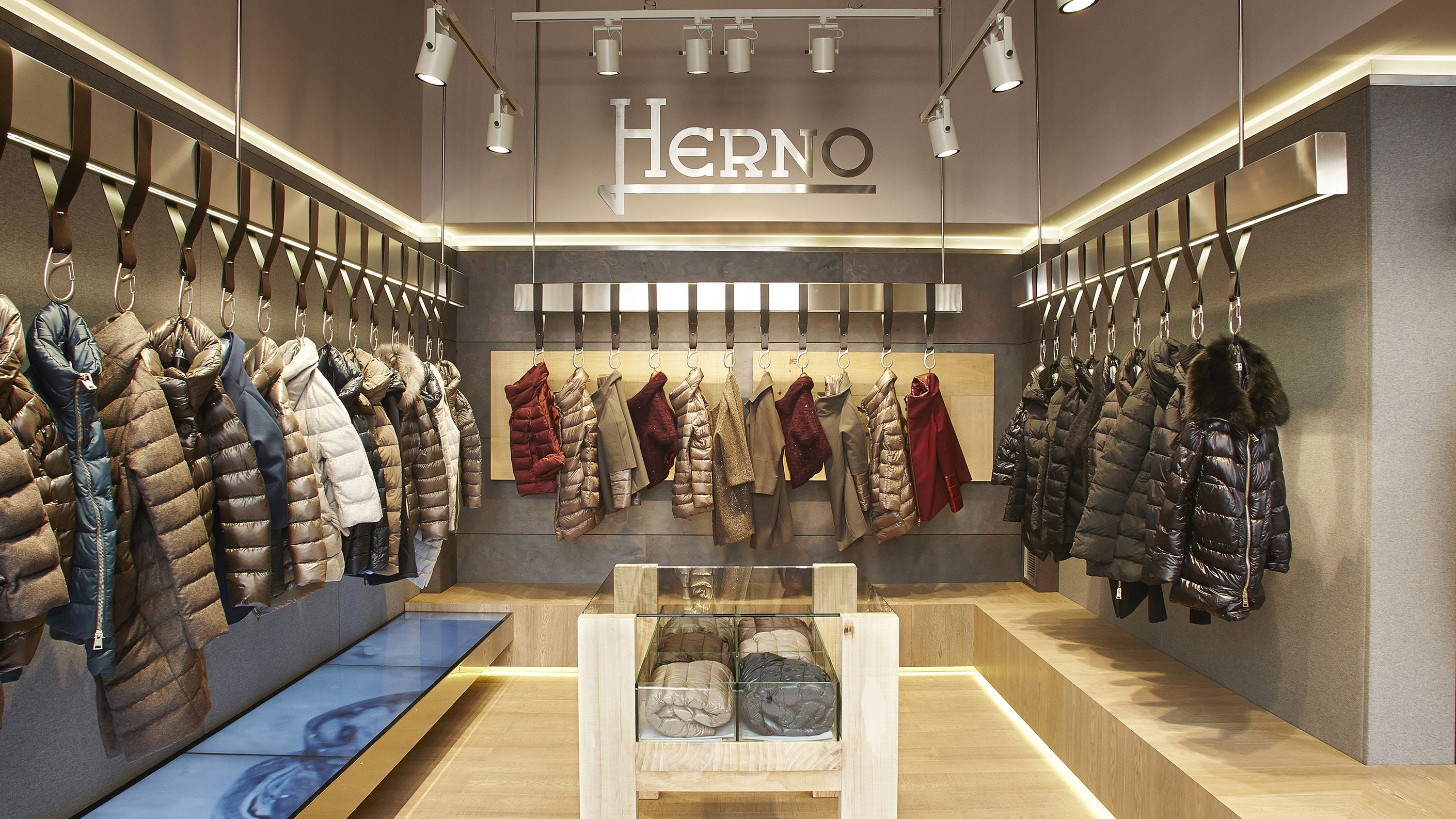 HERNO-Milano-New-Opening-n1 - ItalyPost